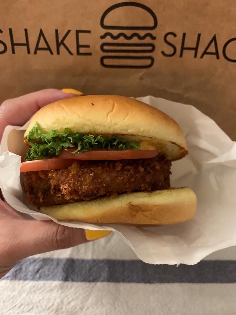 Shake Shack Burgers Singapore @ Jewel Changi Airport - Bello Asia